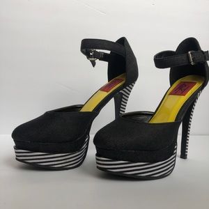 FRH | Shoes | Frh Black With Stripes Platform Heels | Poshmark